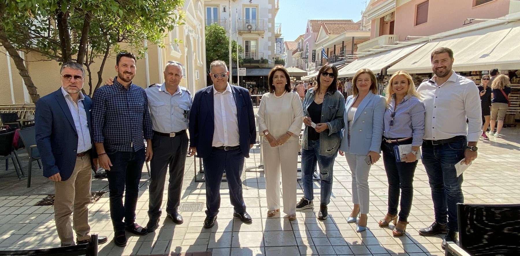 Στο πλευρό της Περιφερειάρχου, Ρόδης Κράτσα, η Πρόεδρος της Επ ...